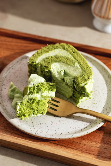 Matcha Roll Cake (Swiss Roll) - Teak & Thyme